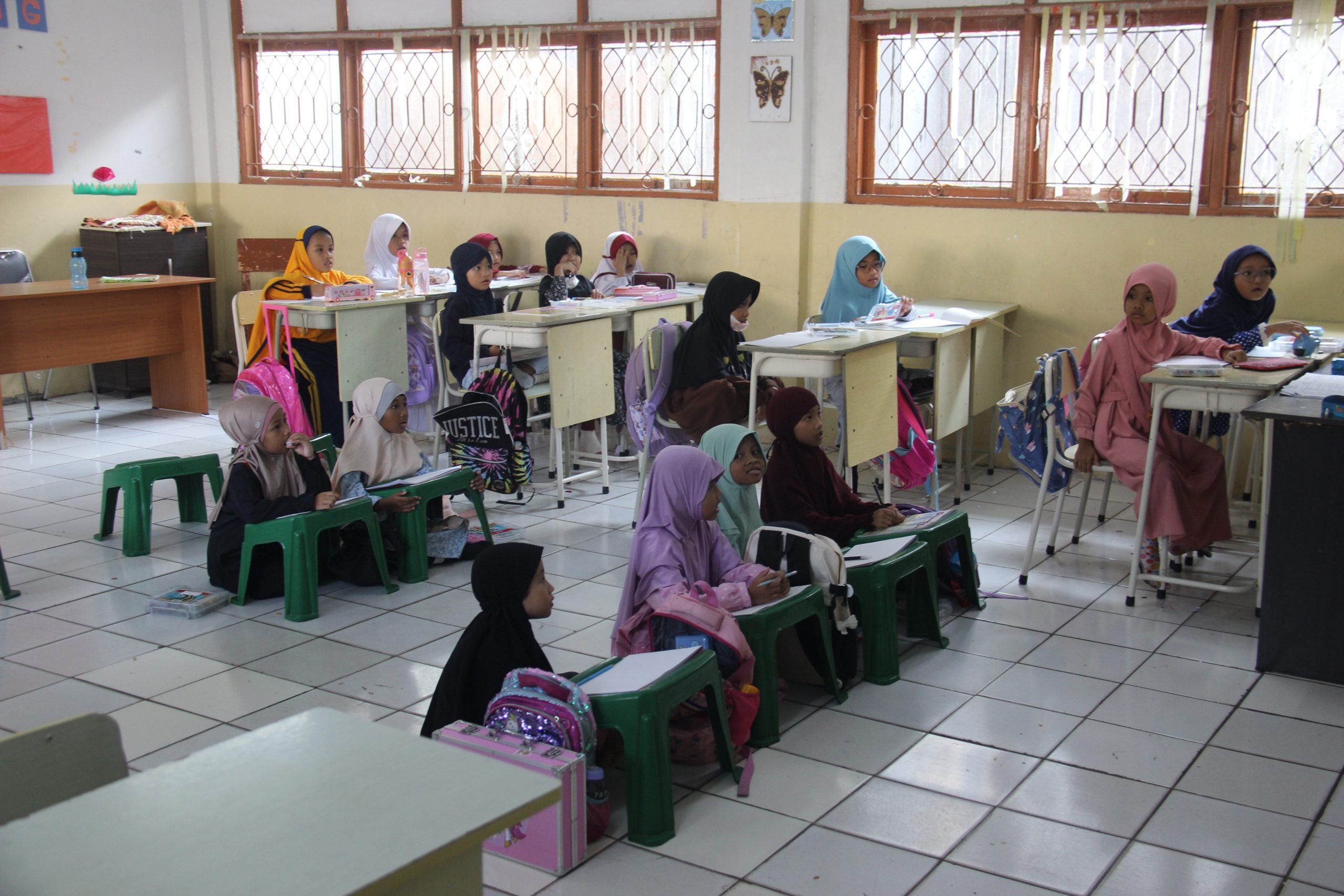 Mengekspresikan Imajinasi Melalui Ekstrakurikuler Menggambar di SDIT Al ...