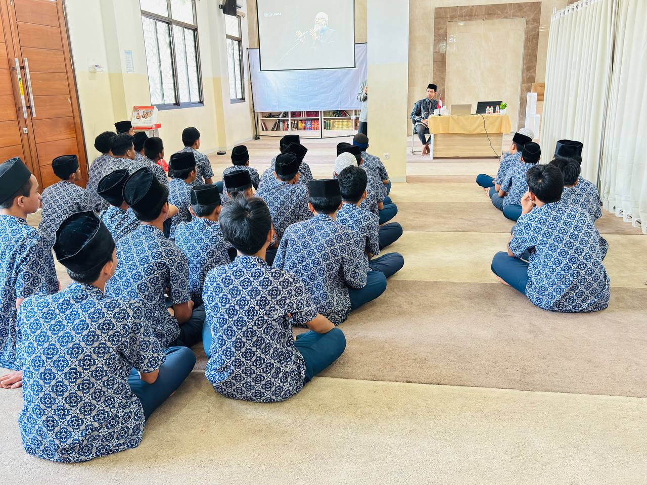 Pelatihan Public Speaking Kelas 9 SMPIT Al Ihsan Legenda - Al Ihsan Legenda